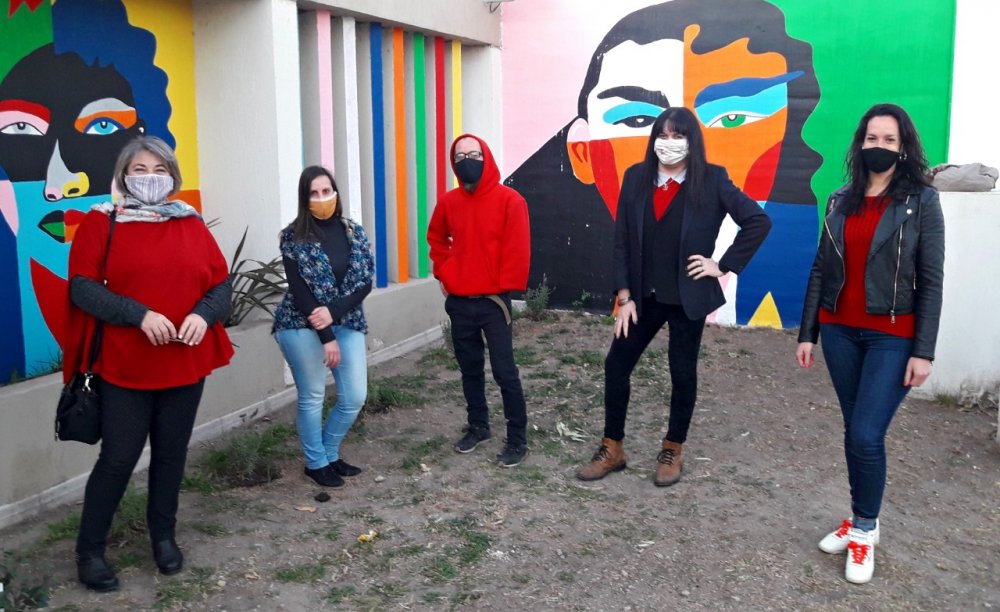 Profesionales trabajan en el asesoramiento en salud vocal de personas ...