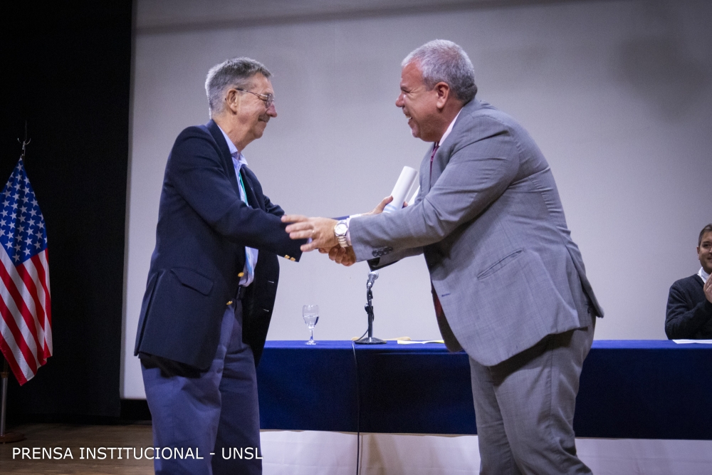 Wilfred Tysoe recibió el Doctorado Honoris Causa de la UNSL – Noticias ...